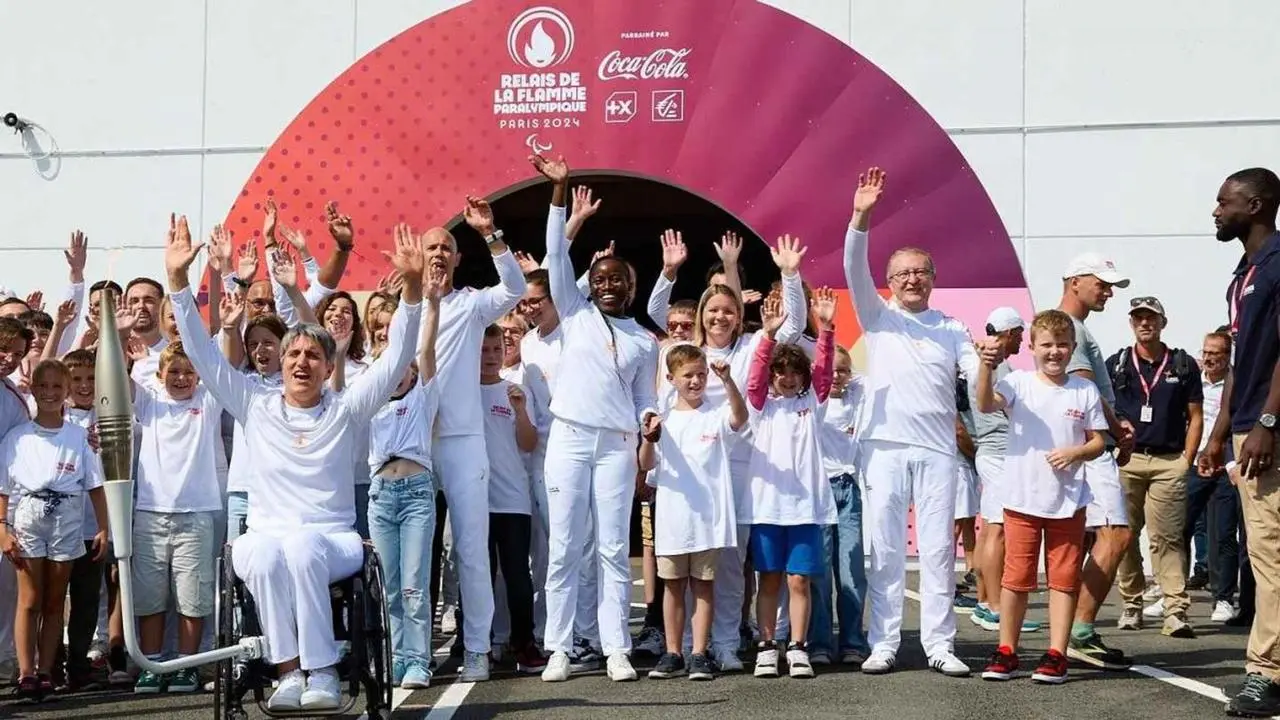La Torcia Paralimpica di Parigi 2024 inizia il suo viaggio in Francia